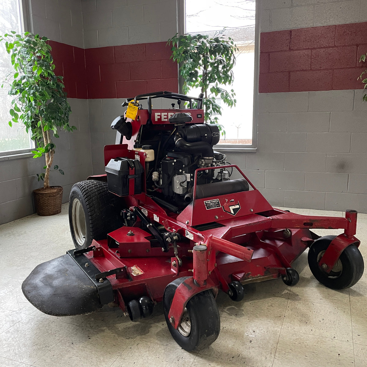 Ferris Stand ON Mower Used – Schlabach Engine